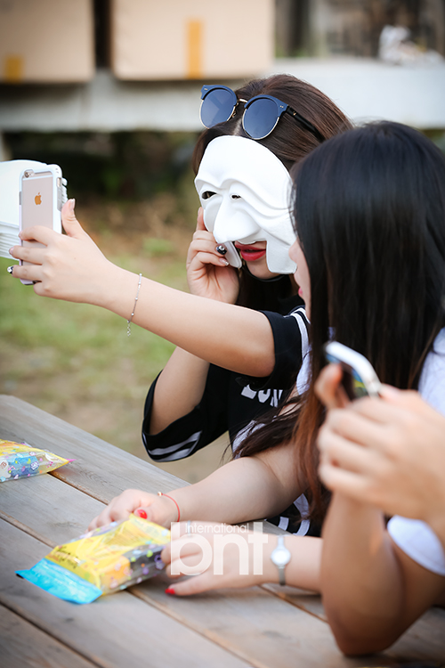 [bnt포토] bnt world 중국 sns기자단 '하회탈 직접 만들기 전 기념사진 찰칵~' | bnt뉴스