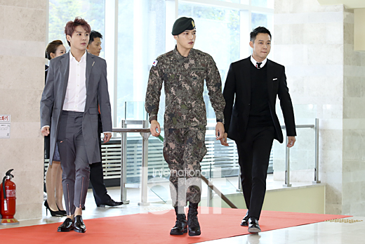 [bnt포토] 완전체 JYJ '화려한 등장' | bnt뉴스