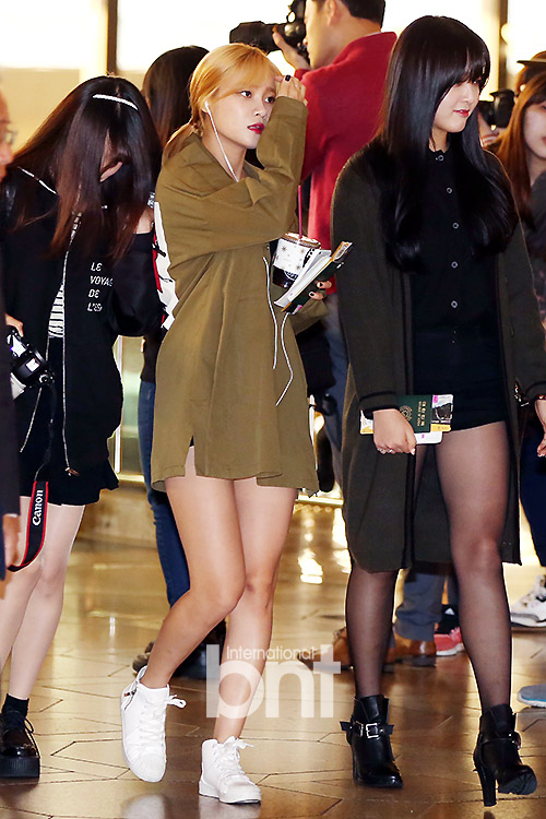 [bnt포토] AOA 유나, 각선미 돋보이는 하의실종 공항패션 | bnt뉴스