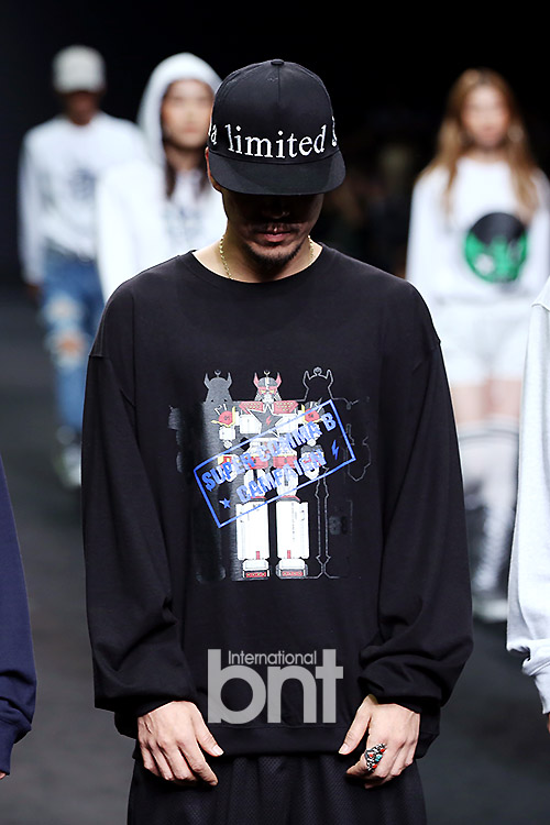 [bnt포토] 타이거 JK, 런웨이를 압도하는 힙합대부의 카리스마 | bnt뉴스