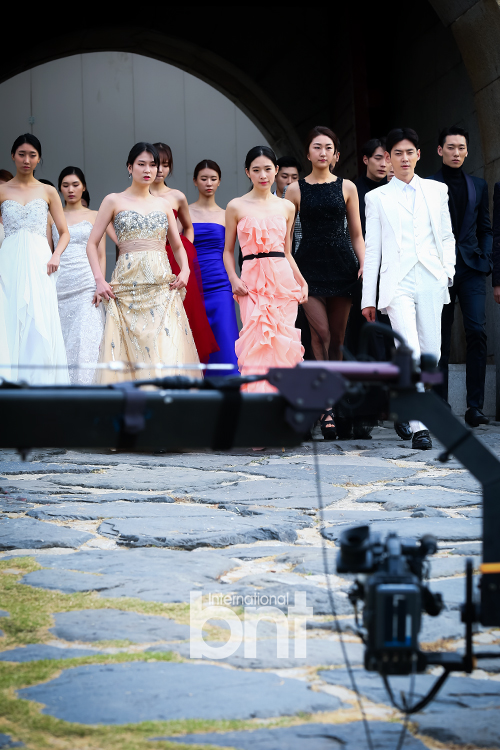 [bnt포토] '지미짚에서 눈 떼지 말기!'(2016아시아모델페스티발in수원) | bnt뉴스