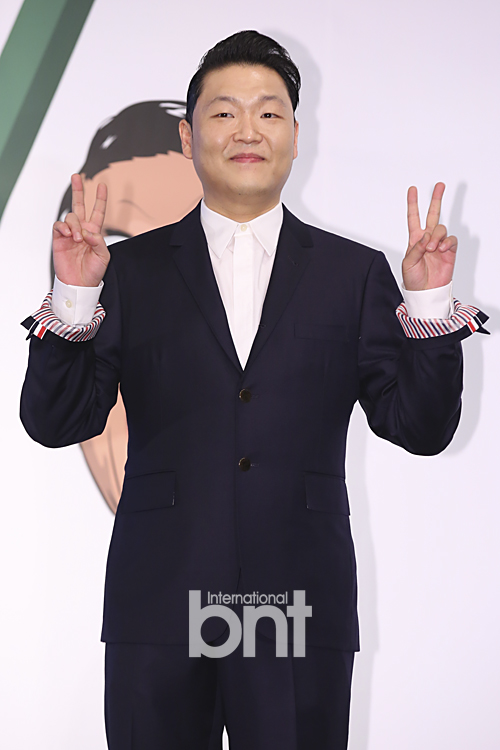 [bnt포토] 싸이 '멋지게 찍어주세요' | bnt뉴스