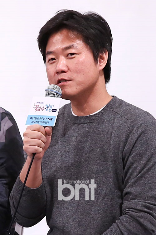 ‘꽃청춘’ 나영석PD “tvN 활약한 멤버 4인방? 우연일 뿐” | bnt뉴스