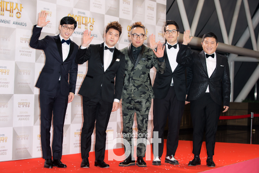 [bnt포토] 유재석-전현무-박명수-김풍-조세호 '다 함께 행복해요~'(KBS연예대상) | bnt뉴스