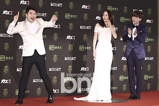 [bnt포토] 전현무 '포기할 수 없는 댄스 열정' (2016 골든디스크) | bnt뉴스