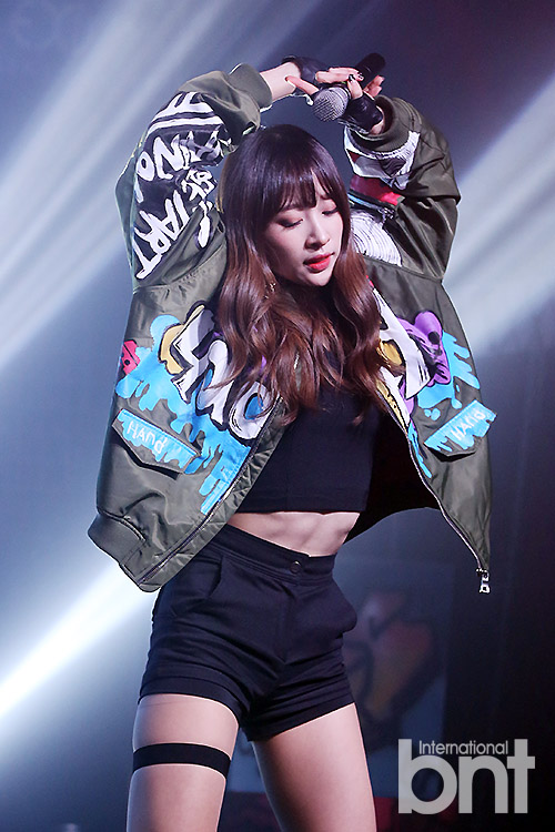 [bnt포토] EXID 하니, 순간적으로 드러난 복근 | bnt뉴스