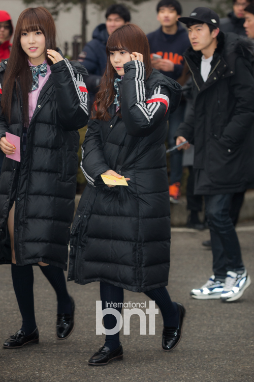 [bnt포토] 여자친구 엄지 '오늘도 조신조신, 김예원' | bnt뉴스