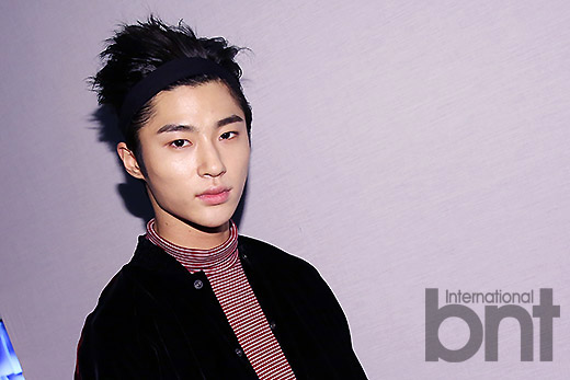 [bnt포토] 변우석, 이마 드러내고 훈훈한 눈빛 (SFW 백스테이지) | bnt뉴스