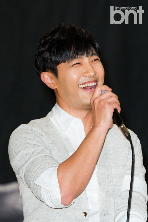 [bnt포토s] '감동적이지 말입니다' 진구, 남자의 눈물이 참 멋질 때 | bnt뉴스