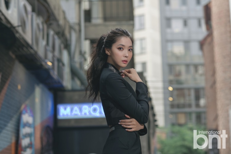 [인터뷰] 피고 지고 다시 피는 꽃잎과 같이, 배우 오윤아 | bnt뉴스