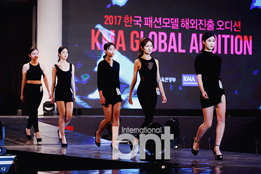 [bnt포토] '선의의 경쟁'(2016한국패션모델해외진출오디션) | bnt뉴스