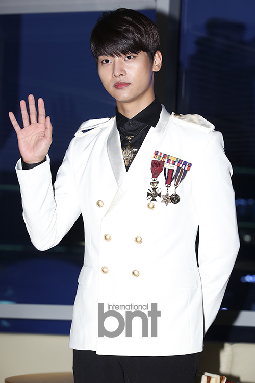 [bnt포토] 빅스 엔 '손인사에도 심쿵~' | bnt뉴스