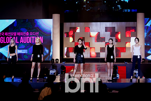 [bnt포토] '어떤 한국의 美가 세계로 뻗어나갈까요?'(2016한국패션모델해외진출오디션) | bnt뉴스