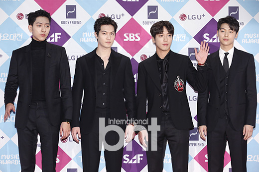 [bnt포토] 씨엔블루 '남자는 올 블랙'(2016 SBS가요대전) | bnt뉴스