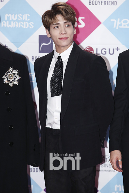 [bnt포토] 샤이니 종현 '잘생김이 과해~'(2016 SBS가요대전) | bnt뉴스