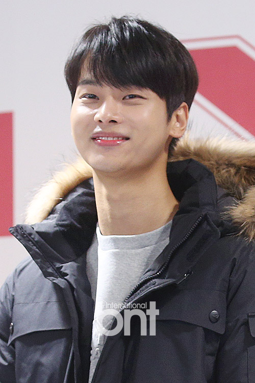 [bnt포토s] '인간 초콜렛이 여기있네..' 빅스 홍빈-엔 달콤한 미소 | bnt뉴스