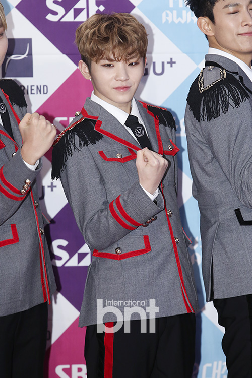 [bnt포토] 세븐틴 우지 '파이팅 넘치게~'(2016 SBS가요대전) | bnt뉴스