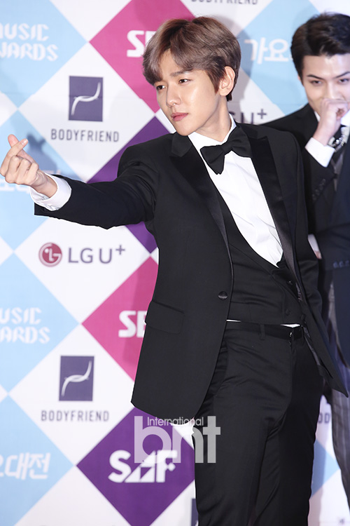[bnt포토] 엑소 백현 '맘껏 찍으세요~'(2016 SBS가요대전) | bnt뉴스