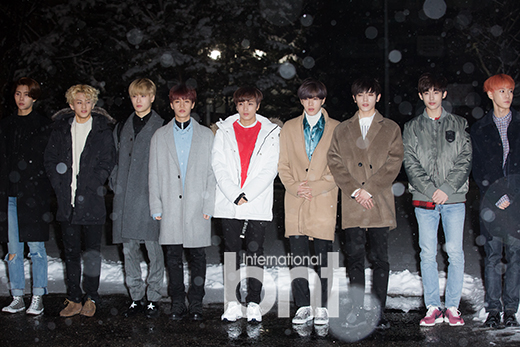 [bnt포토s] '처음아닌첫경험' NCT127, '뮤직뱅크' 출근길에서 새해 첫 포토타임 가진 사연은? | bnt뉴스