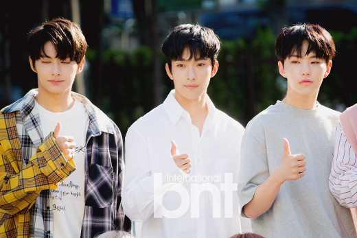 [bnt포토] 세븐틴 준-도겸-호시 '눈 감은 애, 웃는 애, 새침한 애' | bnt뉴스