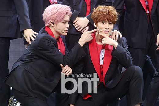 [bnt포토] NCT127 태용-태일 '마무리도 깜찍하게' | bnt뉴스
