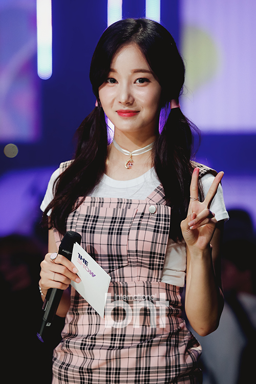 [bnt포토s] '결국, 통했노라' 정화-피오-연우 '더쇼 MC 흥이 팍팍' | bnt뉴스