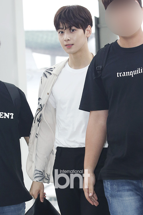 [bnt포토] 아스트로 차은우 '셔터를 부르는 외모' | bnt뉴스