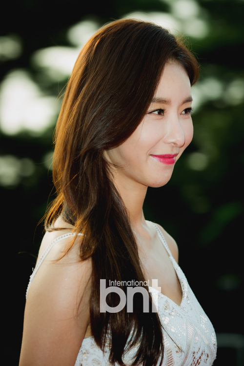 [bnt포토s] '180도의 매혹' 서울드라마어워즈에서 여배우들의 선보인 드레스 뒤태 | bnt뉴스