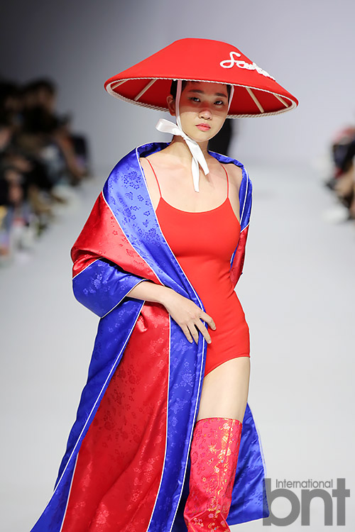 [bnt포토] 장윤주, 출산 후 첫 런웨이~! (YCH) | bnt뉴스