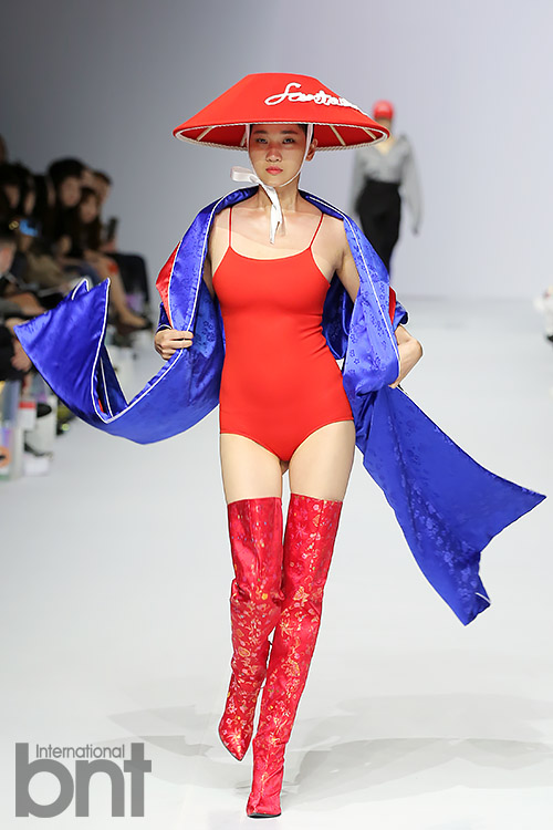 [bnt포토] 장윤주, 출산하고 런웨이 복귀...몸매는 여전~ (YCH) | bnt뉴스