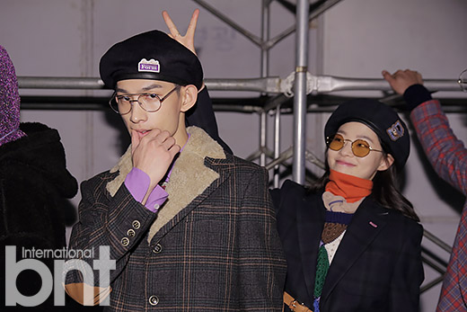 [bnt포토] 박형섭-김아현 '오빠 머리 위에 브이~' (SFW) | bnt뉴스