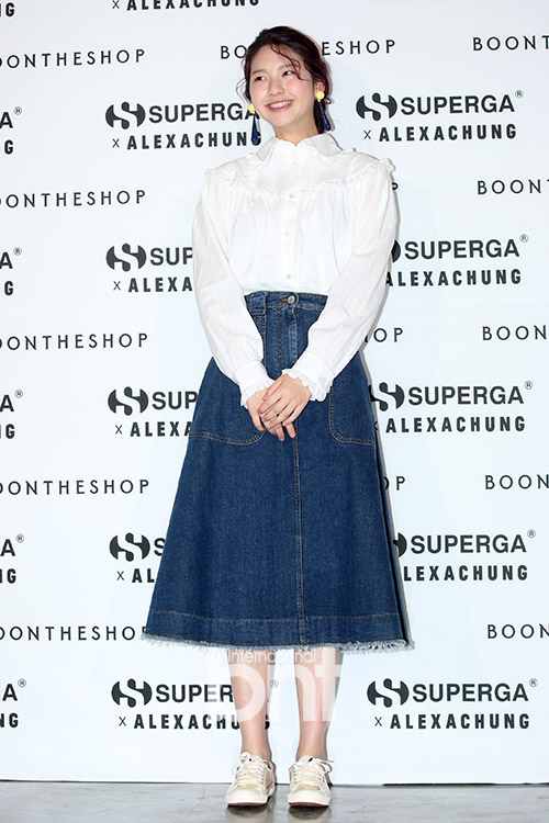 [bnt포토] 김진경 '소녀같은 패션' | bnt뉴스