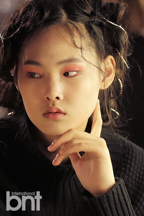 [bnt포토] 하나령-엘리스, 백스테이지 빛내는 아름다움 (SFW) | bnt뉴스