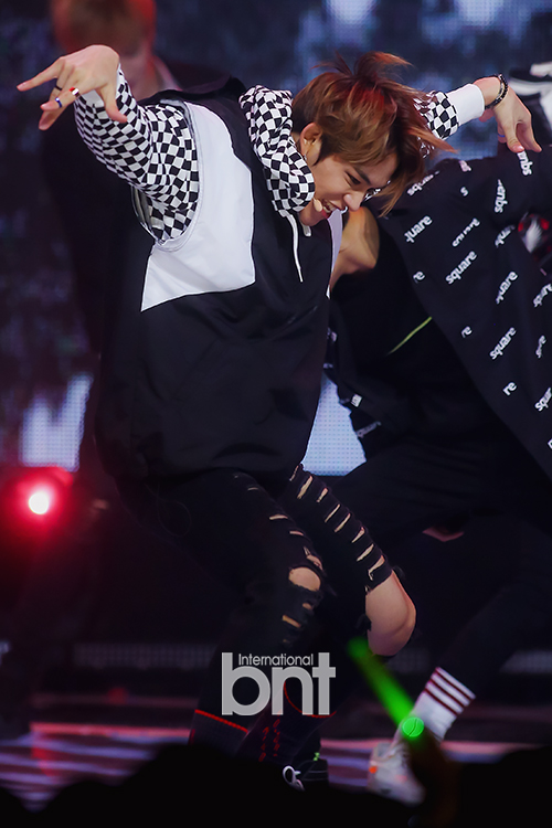 [bnt포토] NCT 2018 루카스 '섹시한 날갯짓' | bnt뉴스