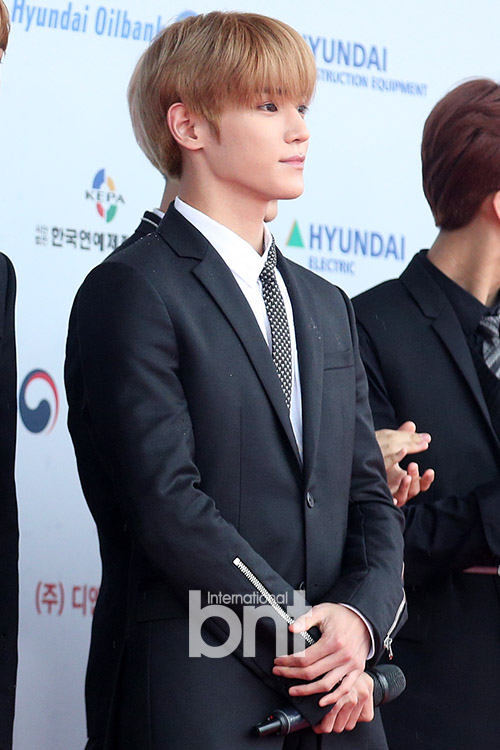 [bnt포토+] 'NCT 태용 뒤에 고개빼꼼 윈윈' 저두 있어요~ | bnt뉴스