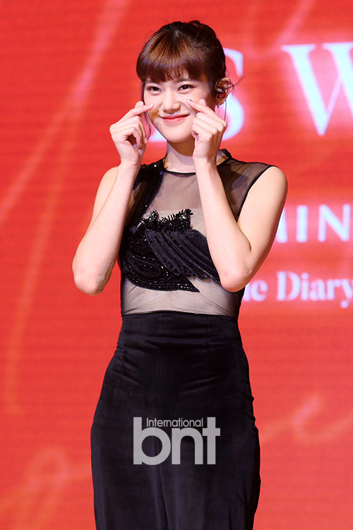 [bnt포토+] '180도 변신완료' 민서, 청순함 벗고 섹시함 발산 | bnt뉴스