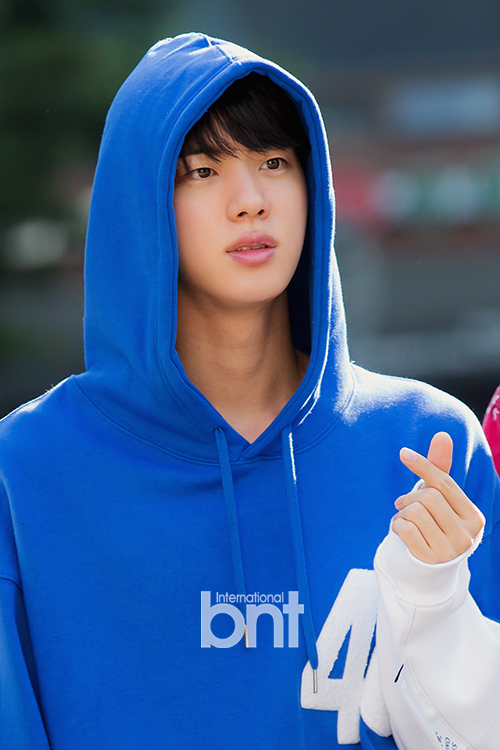 [bnt포토] 방탄소년단 진 '미국도 사로잡은 잘생김' | bnt뉴스
