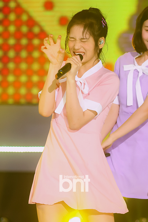 [bnt포토] 버스터즈 지수 깜찍하게 앙~ Bnt뉴스