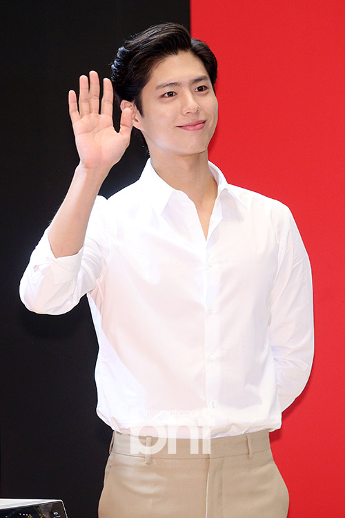 [bnt포토+] 'CF를 보는 듯' 박보검, 퍼펙트 비주얼 | bnt뉴스