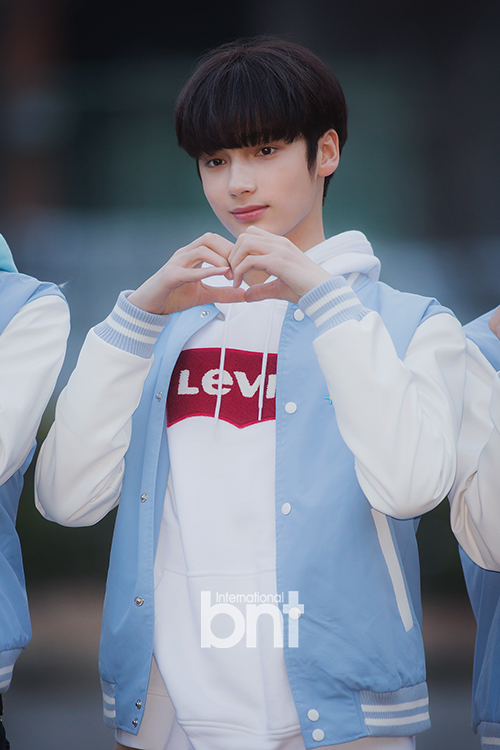 [bnt포토] TXT 휴닝카이 '그윽한 눈빛' | bnt뉴스