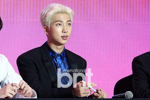 방탄소년단 RM, “팬들의 사랑이 힘..그들의 기쁨이 우리의 행복” | bnt뉴스
