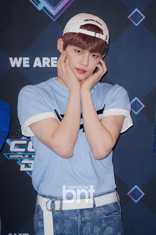 [bnt포토] TXT 연준 '맏형의 깜찍함' | bnt뉴스