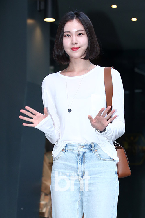 [bnt포토] 김예원 '반가운 손인사~' | bnt뉴스