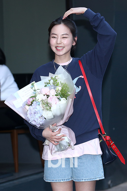 [bnt포토] 안소희 '머리위로 반달 하트~' | bnt뉴스