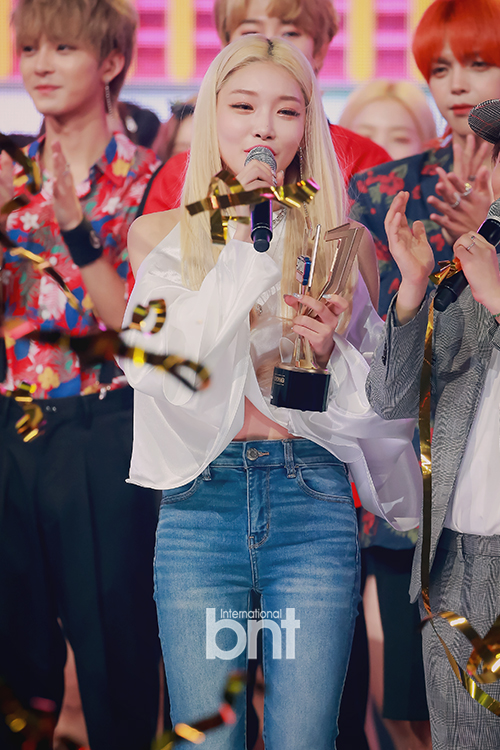 [bnt포토] '1위' 청하 '핑거스냅의 위력?' | bnt뉴스