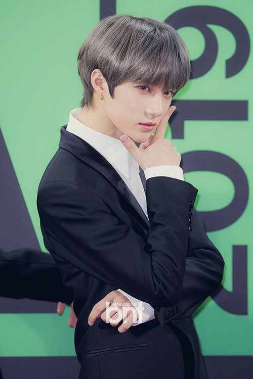 [bnt포토+] '눈빛이 열일' txt 범규 '순수와 섹시 사이'