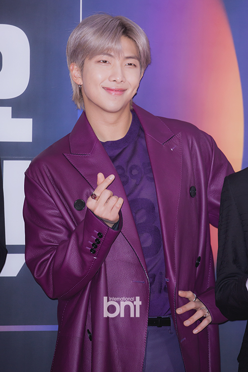 [bnt포토] 방탄소년단 RM '아미는 사랑입니다'(가요대전) | bnt뉴스