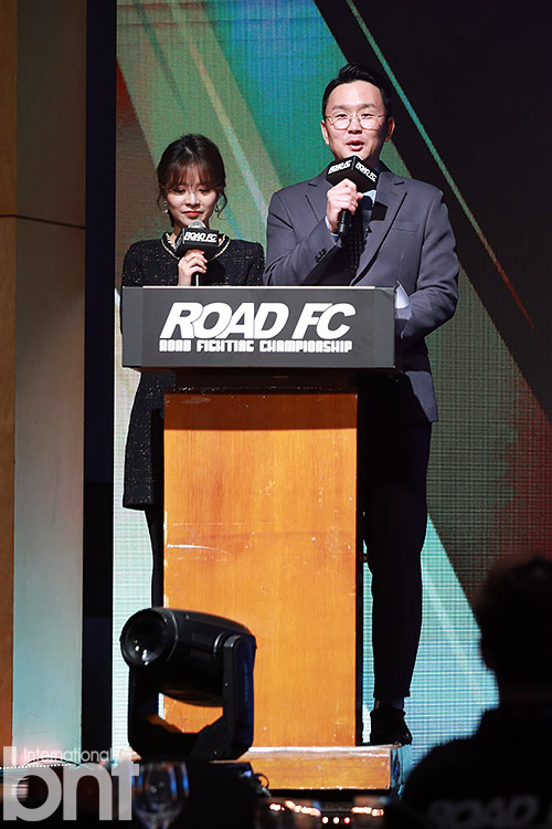 [bnt포토] 안하늬-윤형빈 '로드FC 어워즈 2109' MC 맡아 | bnt뉴스