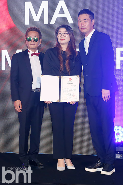 [bnt포토] 'LBMA 키즈모델어워즈 2019' 심사위원 위촉받는 부천아인스월드 조보현 회장 | bnt뉴스