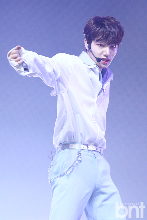 [bnt포토] MCND 휘준 '매력적인 퍼포먼스' | bnt뉴스